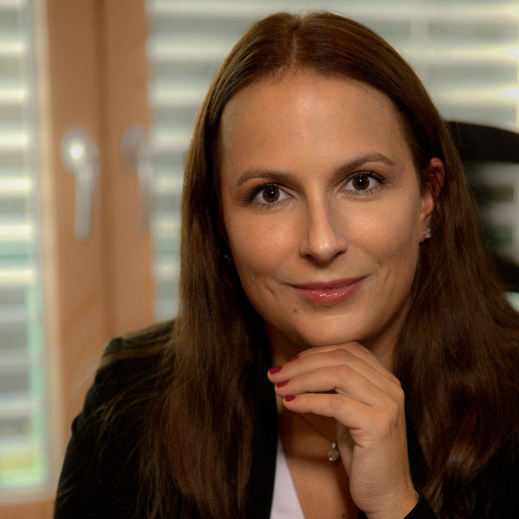 Alexandra Bauer's Instagram, Twitter & Facebook on IDCrawl