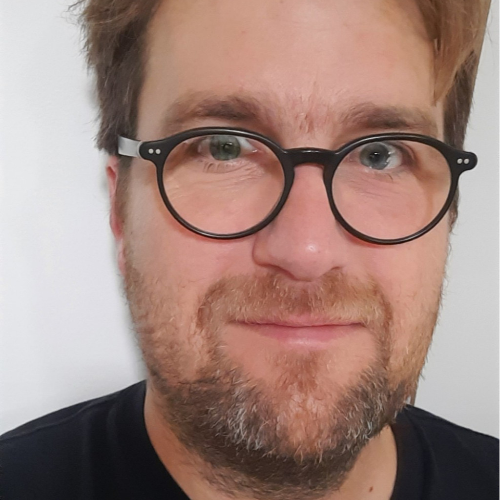 Christian Sieg's Instagram, Twitter & Facebook on IDCrawl