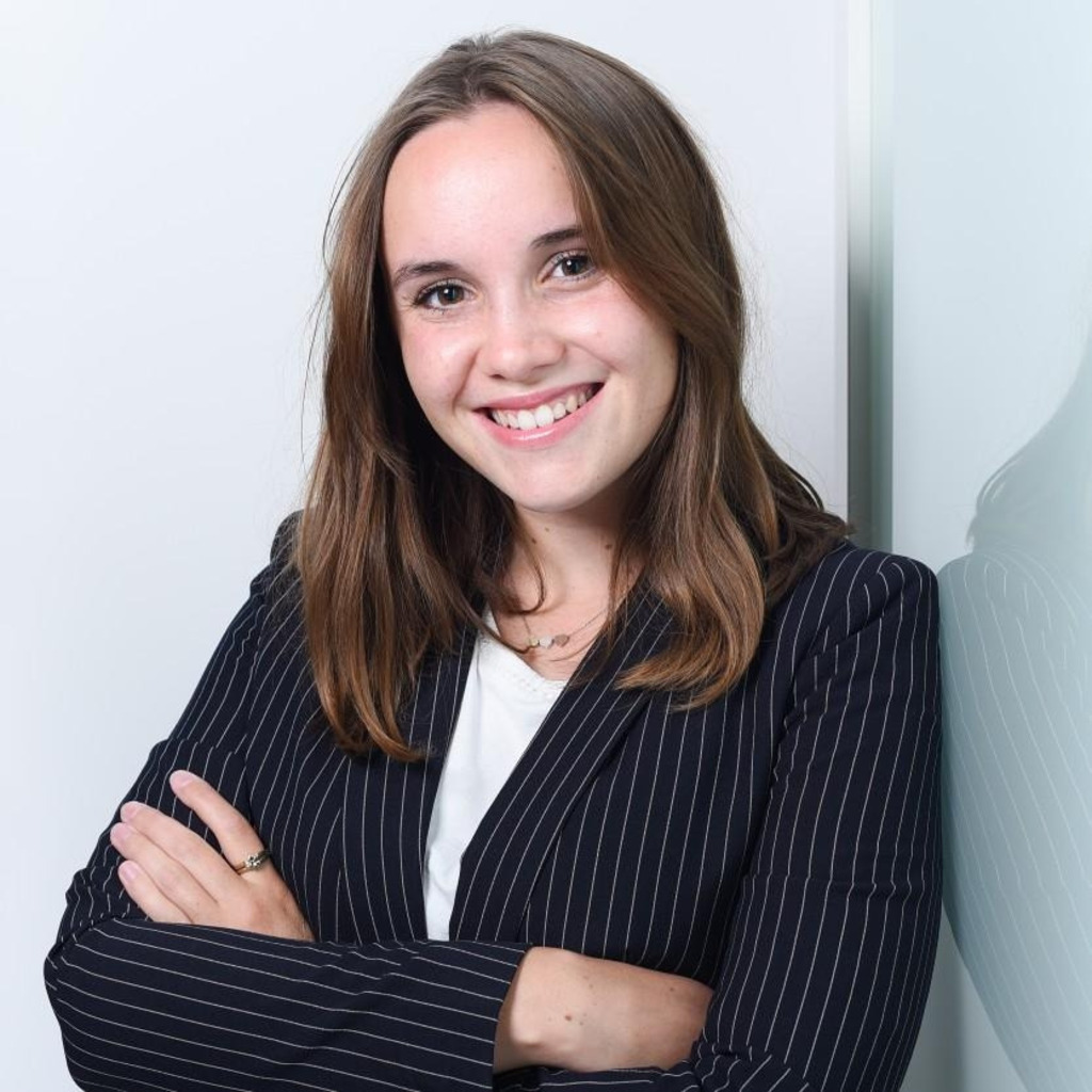 Julia Felber - Ausbildung zur Kauffrau im Gesundheitswesen - Die ...