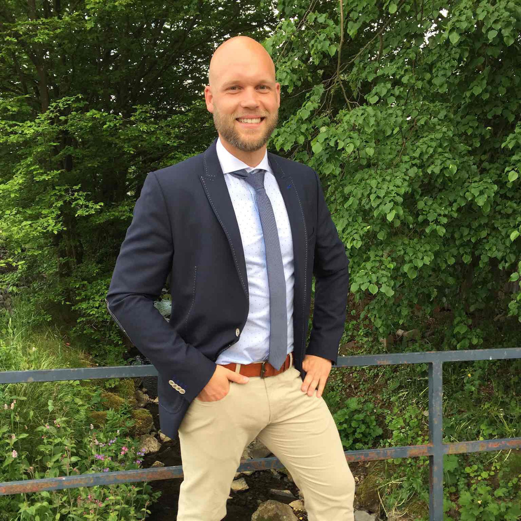 Daniel Henß - Geschäftsführer - Deismann Feinmechanik GmbH | XING