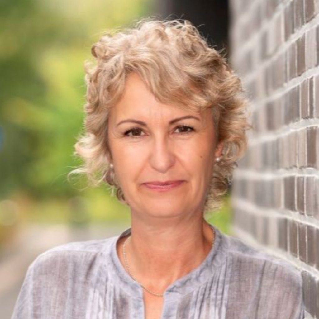 Annette Nies-Marasca - Financial Accountant - EDUCATION Holding GmbH | XING