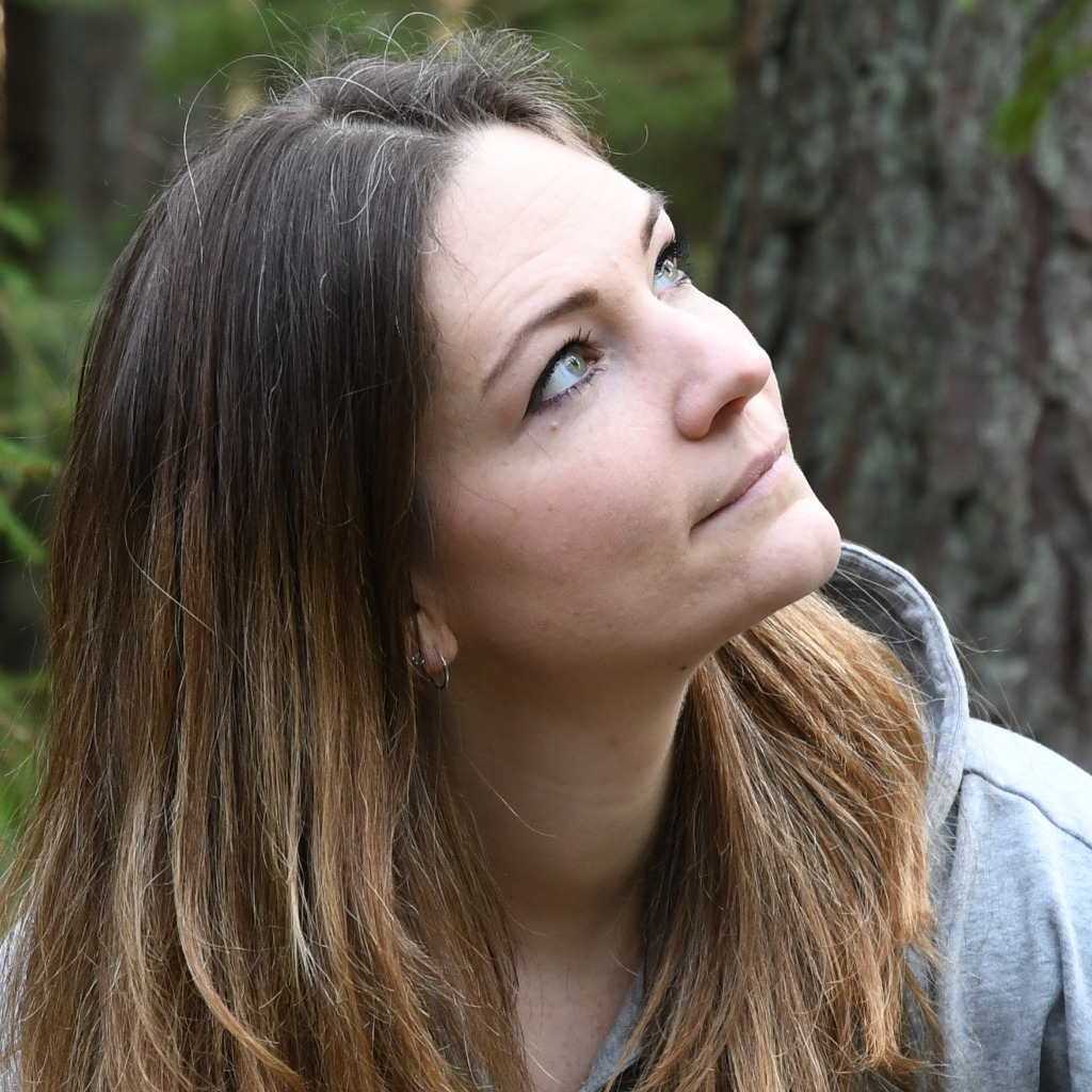 Daniela Hauser - Online Fitness- und Ernährungscoach - DH ...