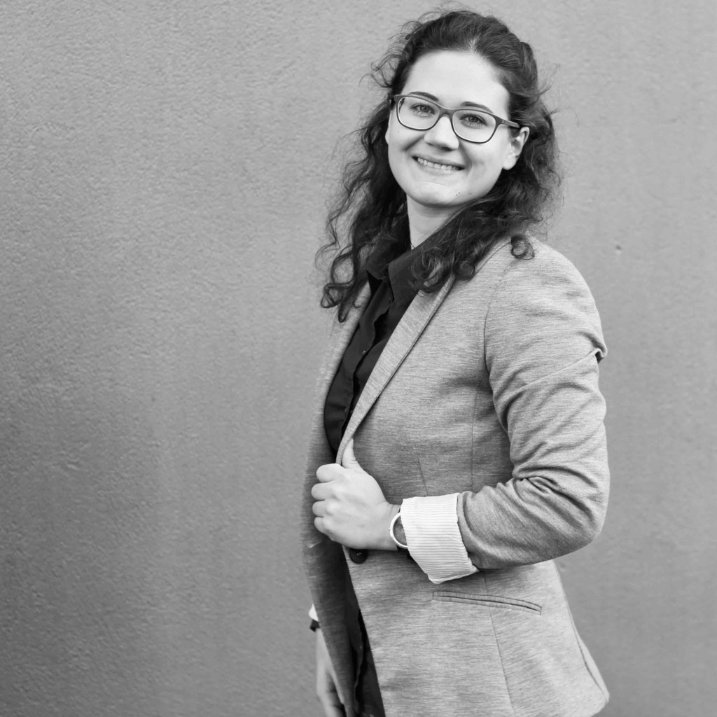 Vanessa Leukhardt - Software-Projektleiterin - Loy & Hutz Solutions ...