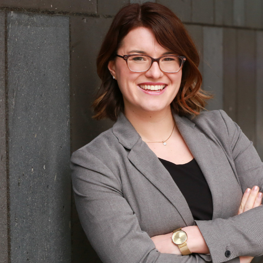 Laura Schmidt - Manager Strategy and Product Management - Lufthansa ...