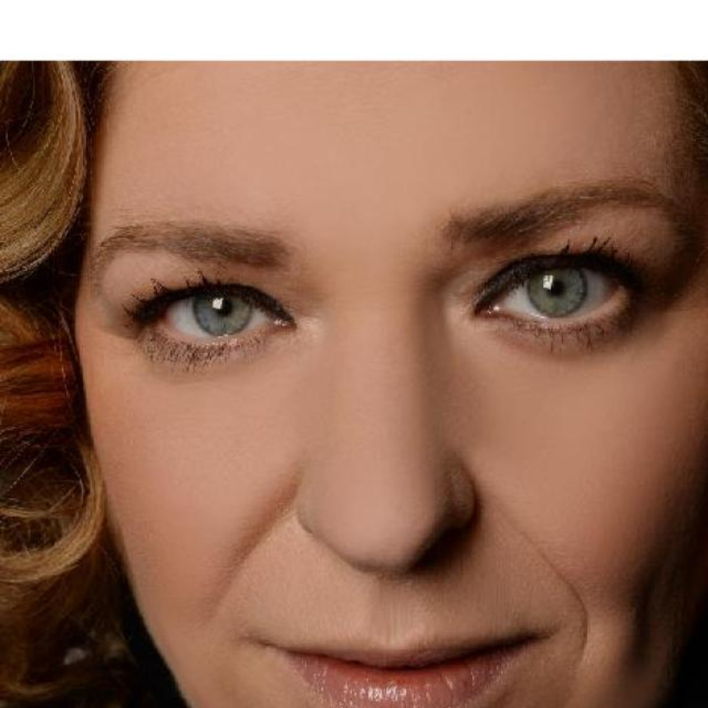 Daniela Mathis's Instagram, Twitter & Facebook on IDCrawl