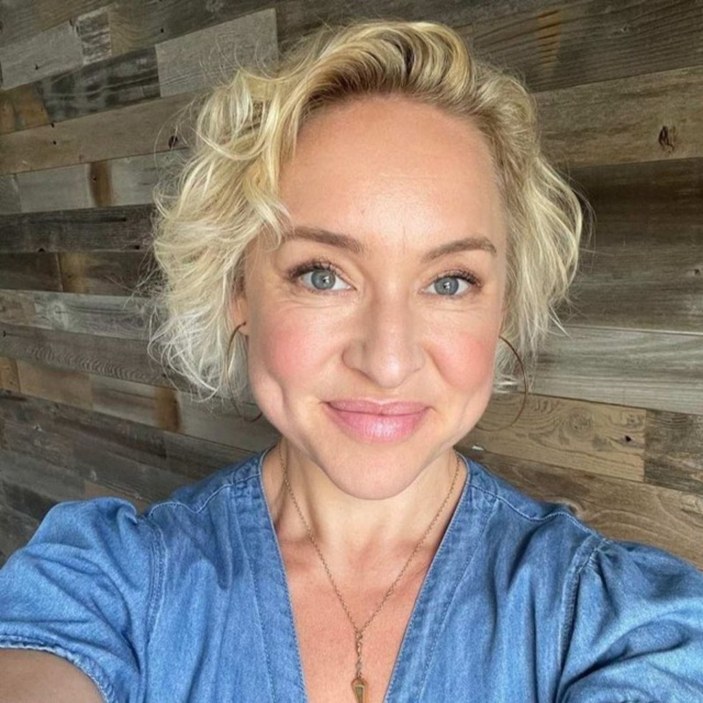 Stephanie Stone's Instagram, Twitter & Facebook on IDCrawl