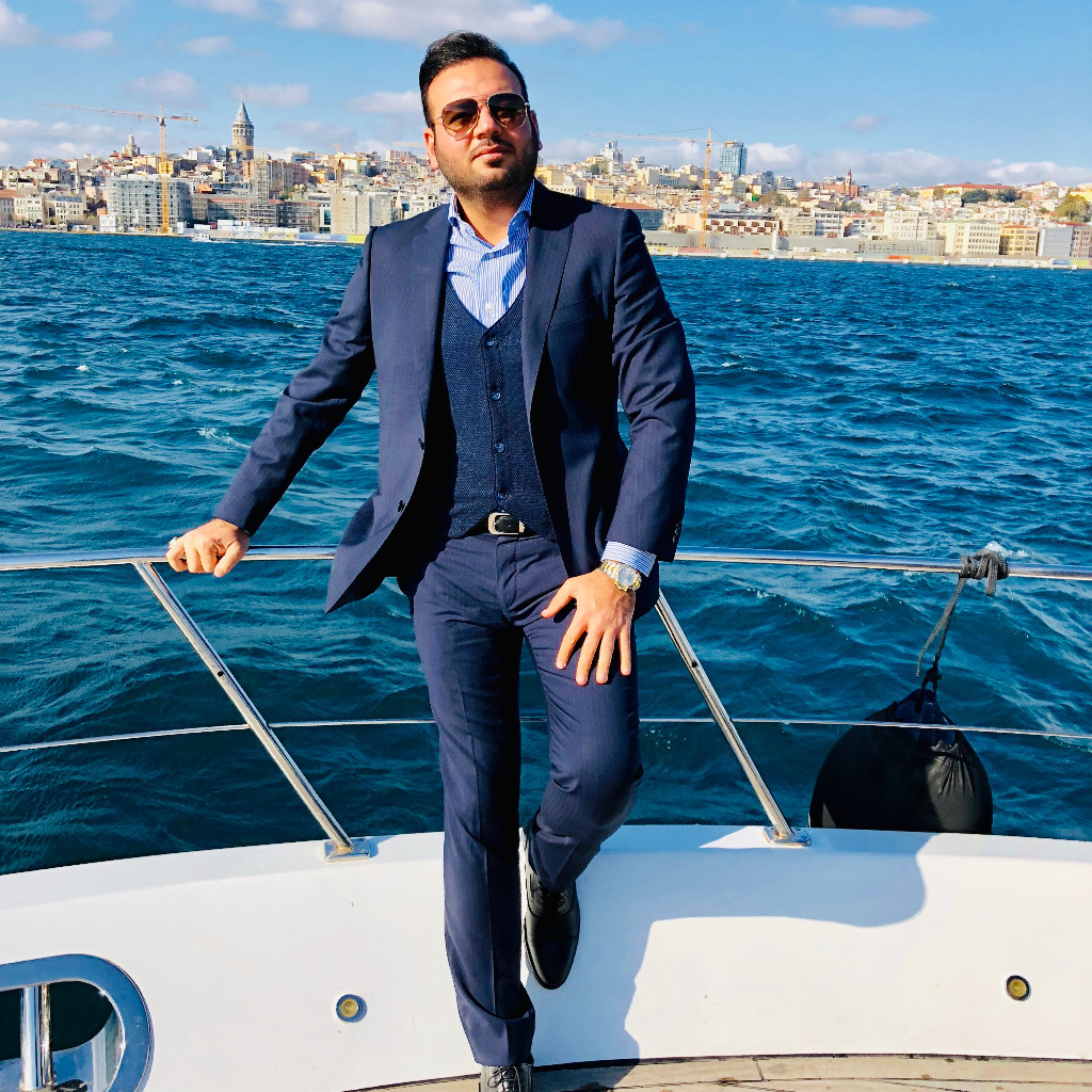 Navid Pirouz - Manager - Victor World | XING