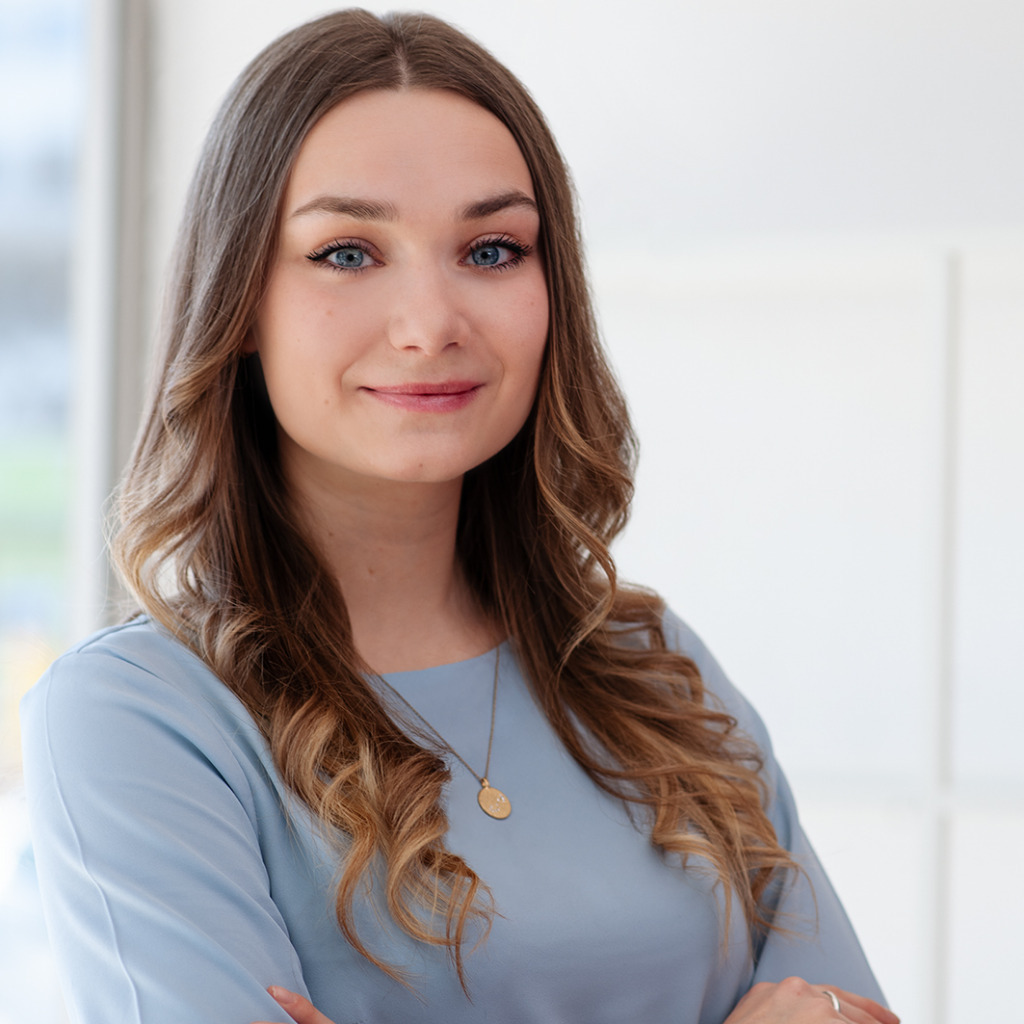 Anna Engel - Fashion Management - Hochschule für angewandtes Management ...