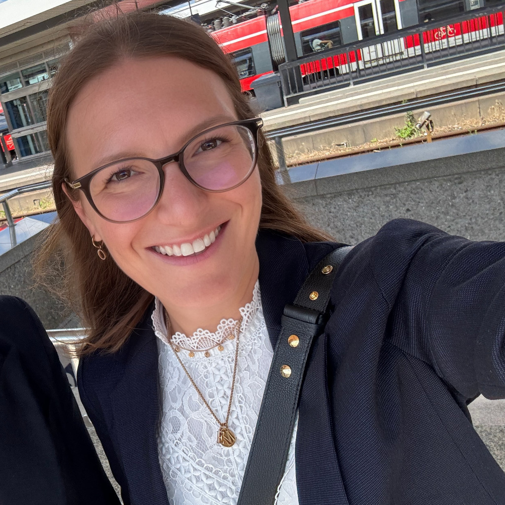 Franziska Kapp - Geschäftsführerin - upDATE Gesellschaft für Beratung ...