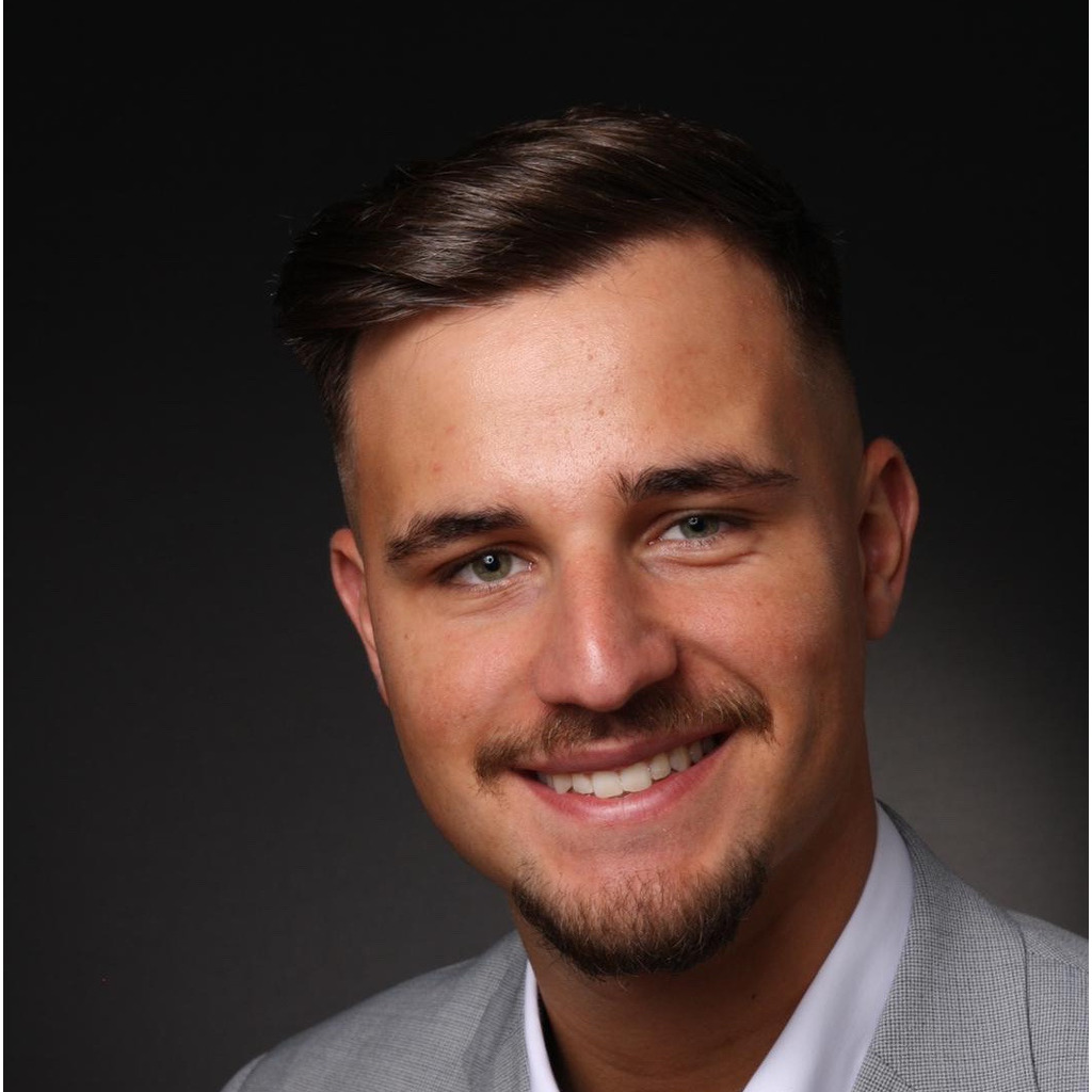 Sarah Eichmann's Instagram, Twitter & Facebook on IDCrawl