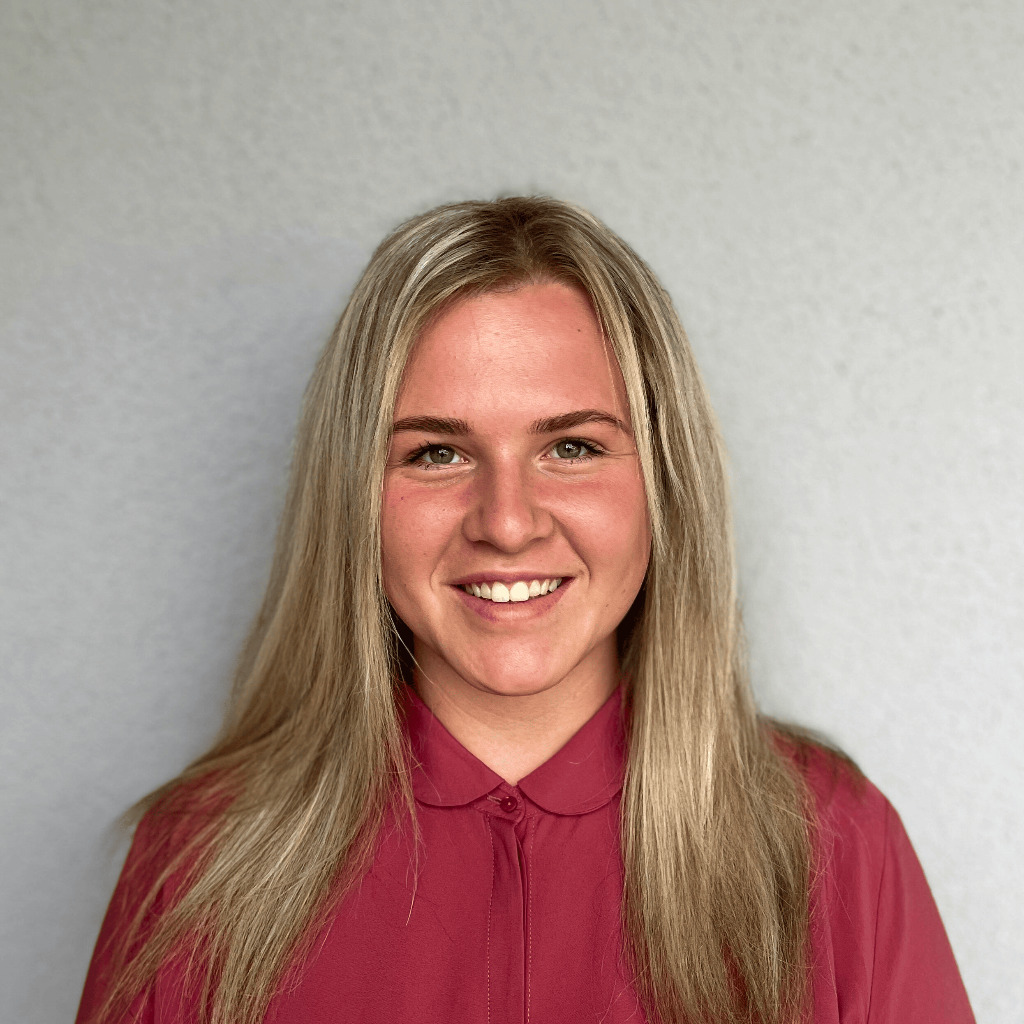 Nina Weizel - Personalsachbearbeiterin - OTH Regensburg | XING