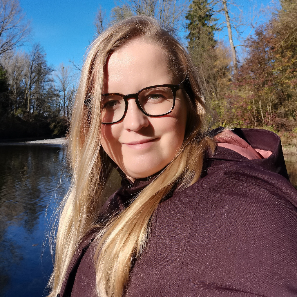 Viola Eymer - Auszubildende als Fachlageristin - Densply Sirona Detrey ...