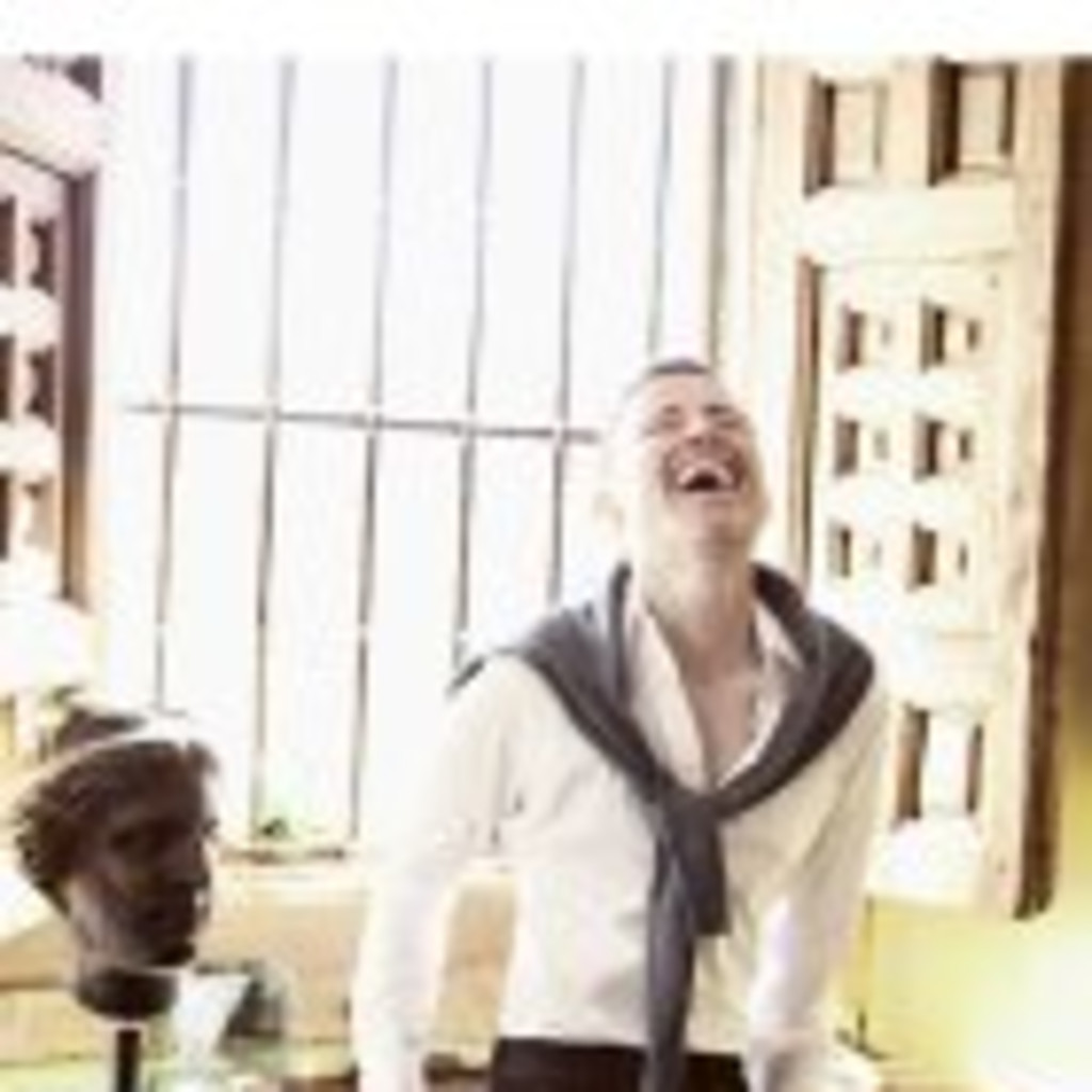 Mark Camacho - Profesor Ingles - Hexagone | XING