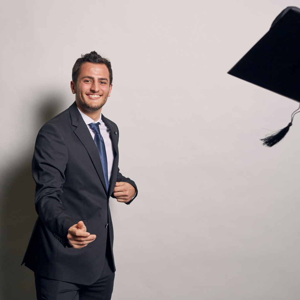 Alexander Peetz - Controller / Financial Analyst - BorgWarner Akasol ...