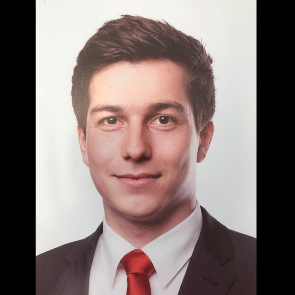 Justin Magnus Behr - Direktor / Filialleiter Private Banking - Deutsche ...