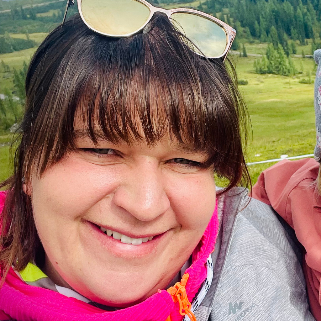 Nicole Sand's Instagram, Twitter & Facebook on IDCrawl