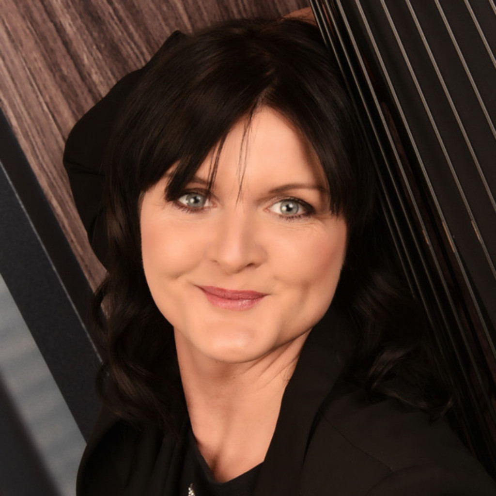 Kristina May's Instagram, Twitter & Facebook on IDCrawl