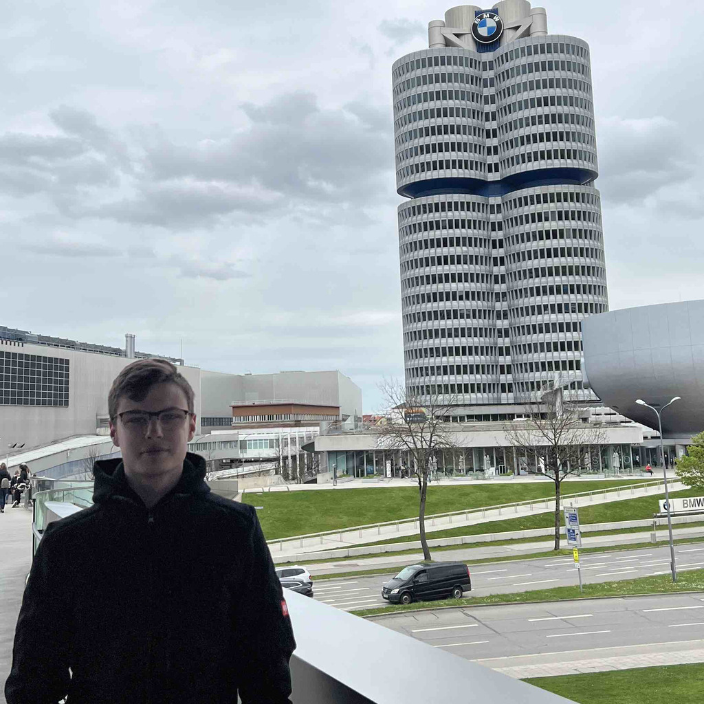 Julian Sauerbier - Zerspanungsmechaniker - BMW Fahrzeugtechnik GmbH | XING