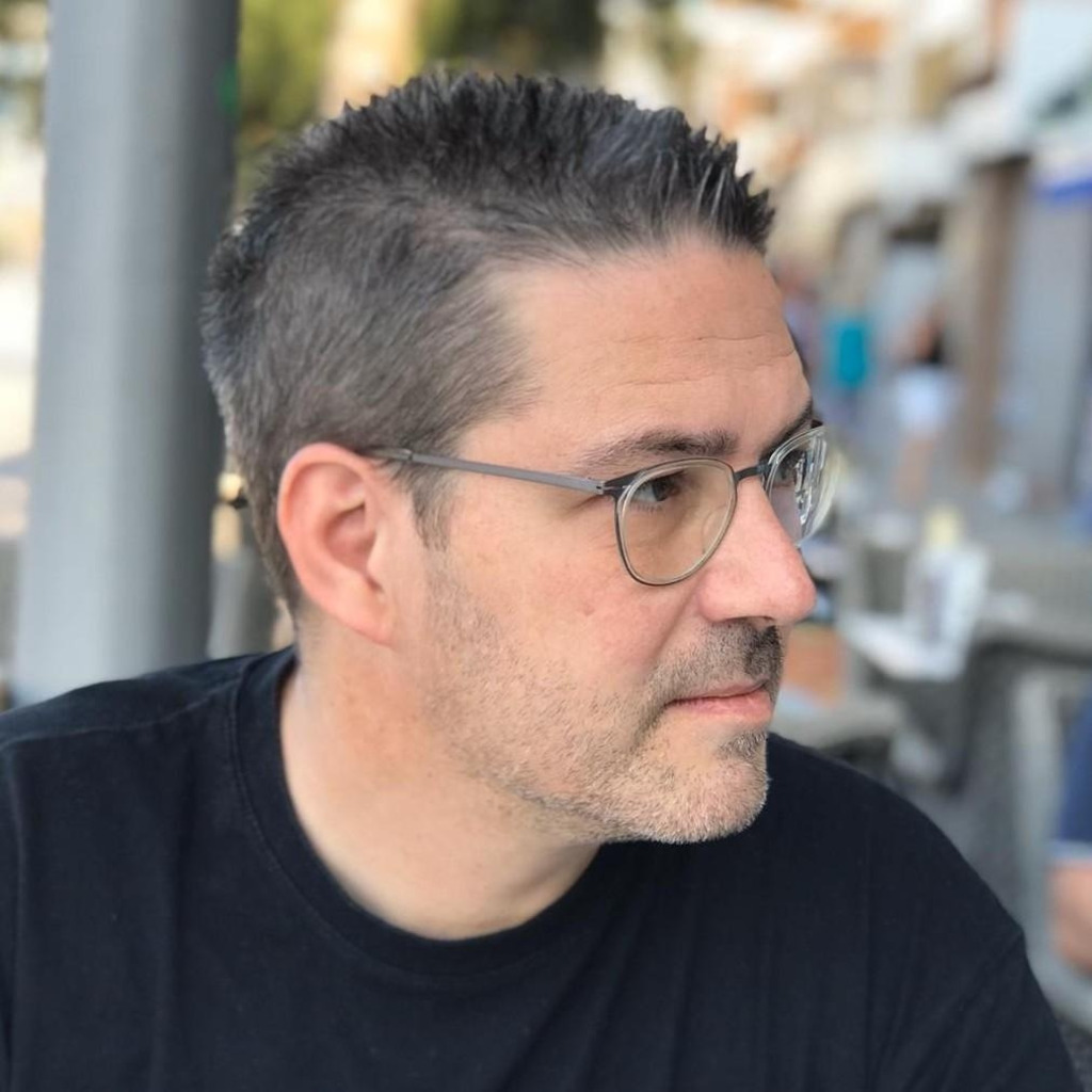 Thomas Behrends - Augenoptiker - Smile Optic | XING