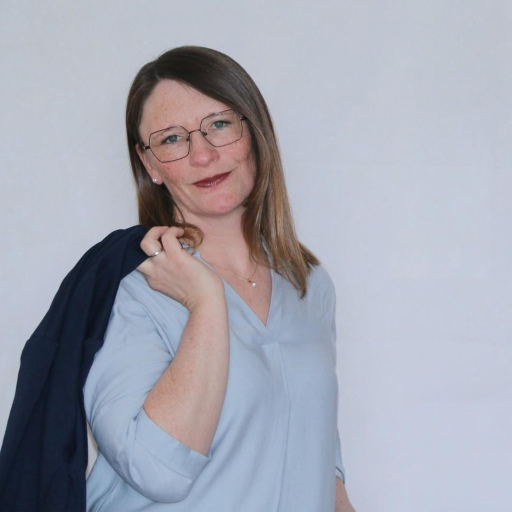 Elvira Doebbelin - Hörakustikerin - iffland.hören. | XING