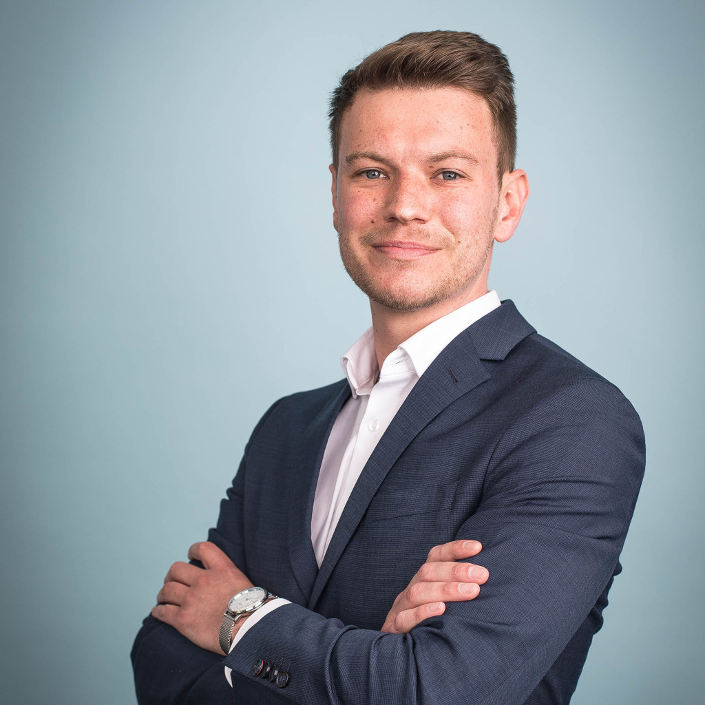 Dustin Rühl - Verkaufsberater Neu- und Gebrauchtwagen - Porsche Zentrum ...