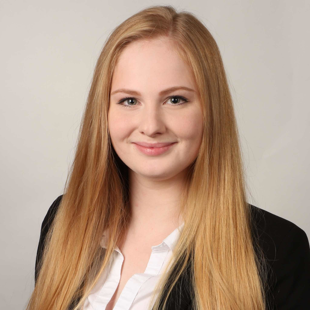 Christina Fox Tax Senior Associate Mazars Xing