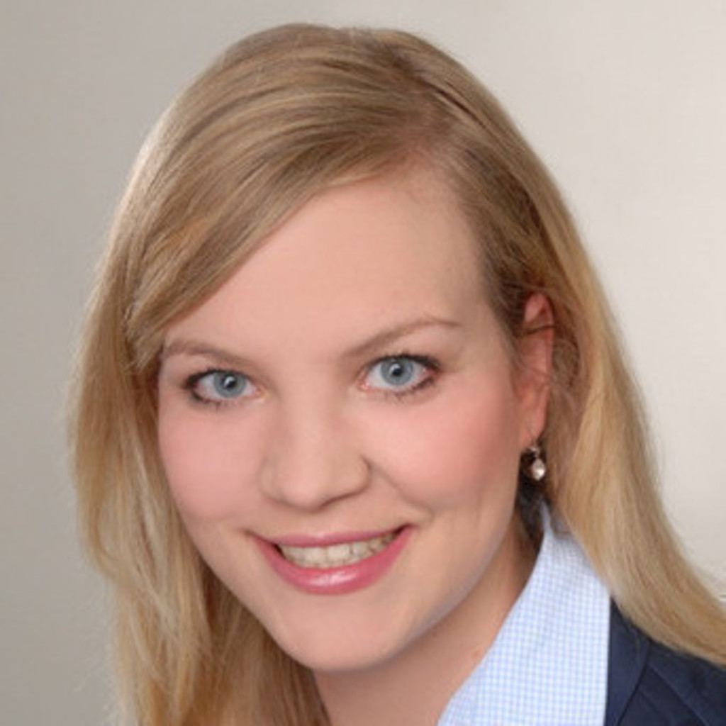 Angelika Volk - Manager corporate project managment - Aenova Holding ...