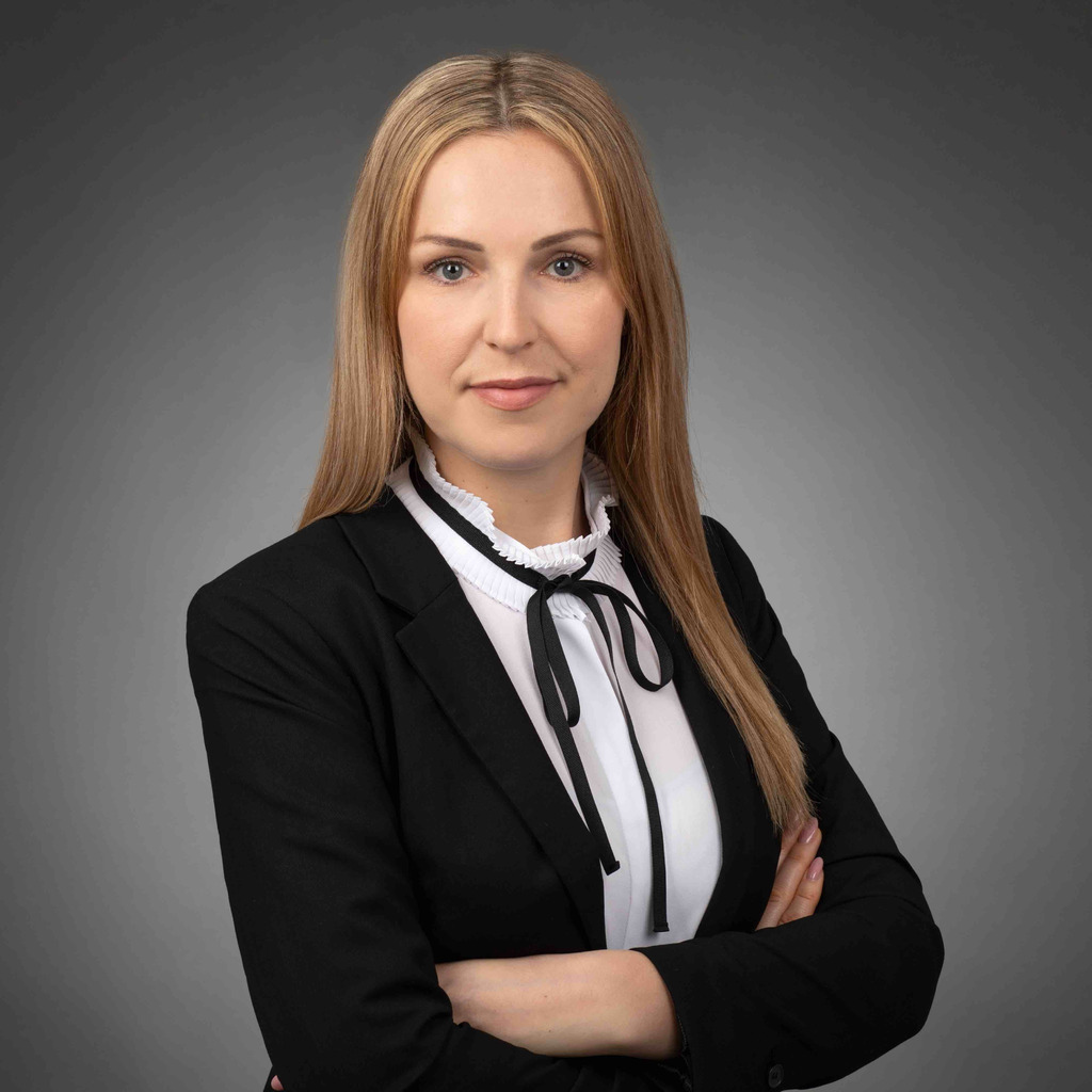 Julia Gerhardt - Betriebswirtschafterin Stromnetze - EKT AG | XING