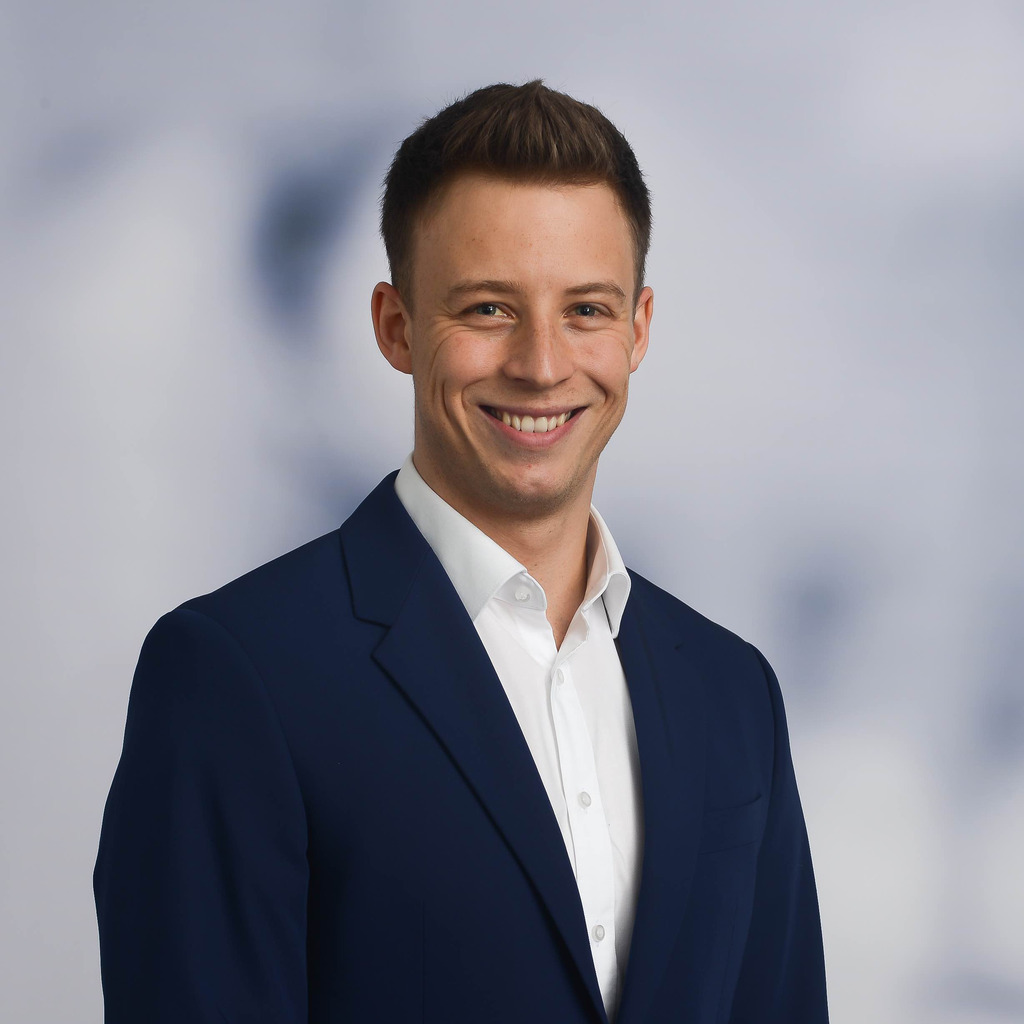 Christopher Praetorius - Senior Consultant | M&A Advisory - Operational ...