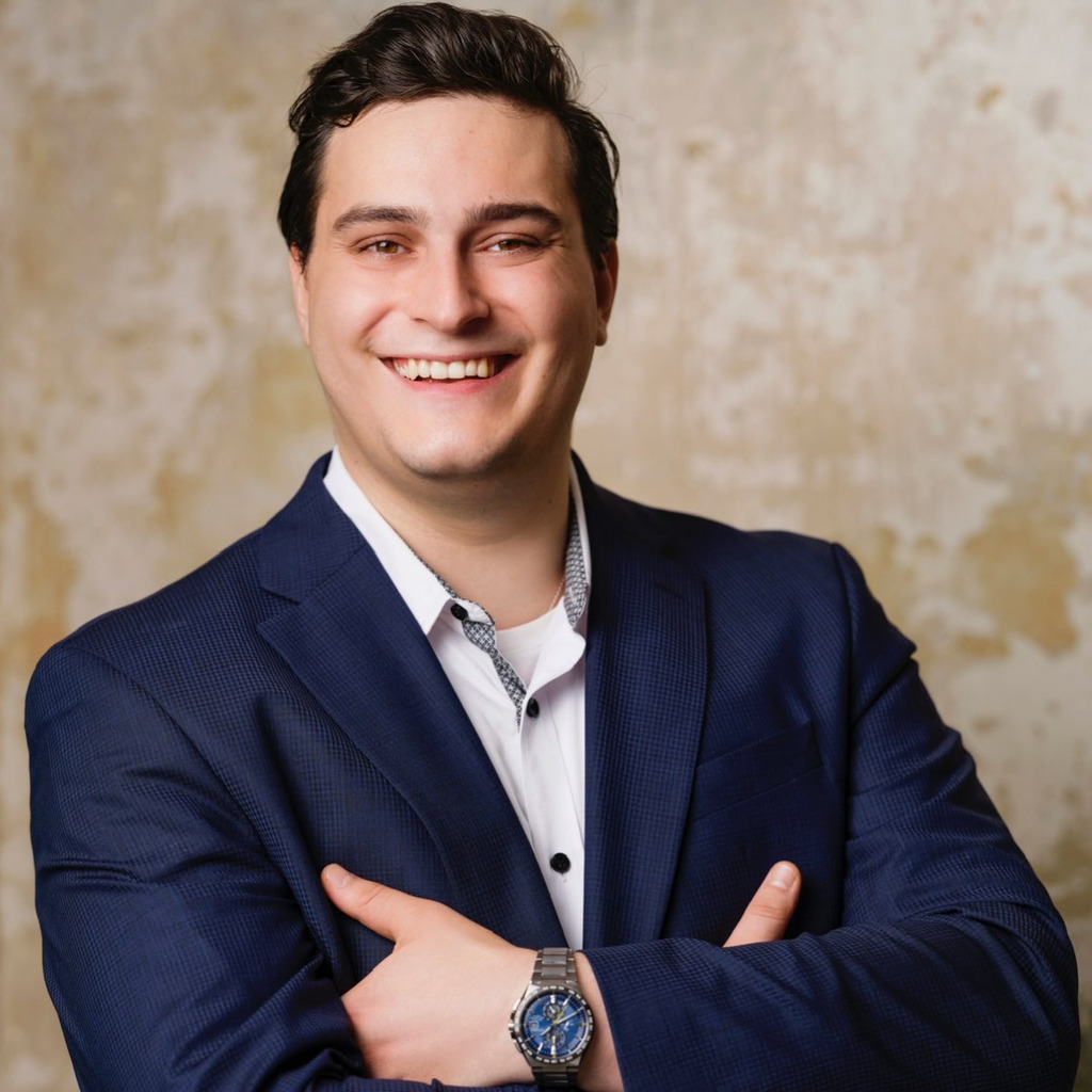 Julian Hirzmann - Senior Delivery Advisor | Area Frankfurt - Tesla | XING