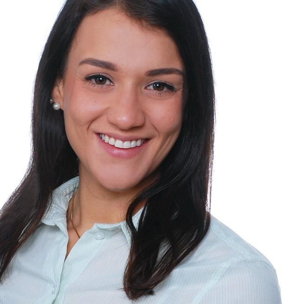 Julia Di Giorgio - Mitarbeiterin Patientenmanagement - medius KLINIKEN ...