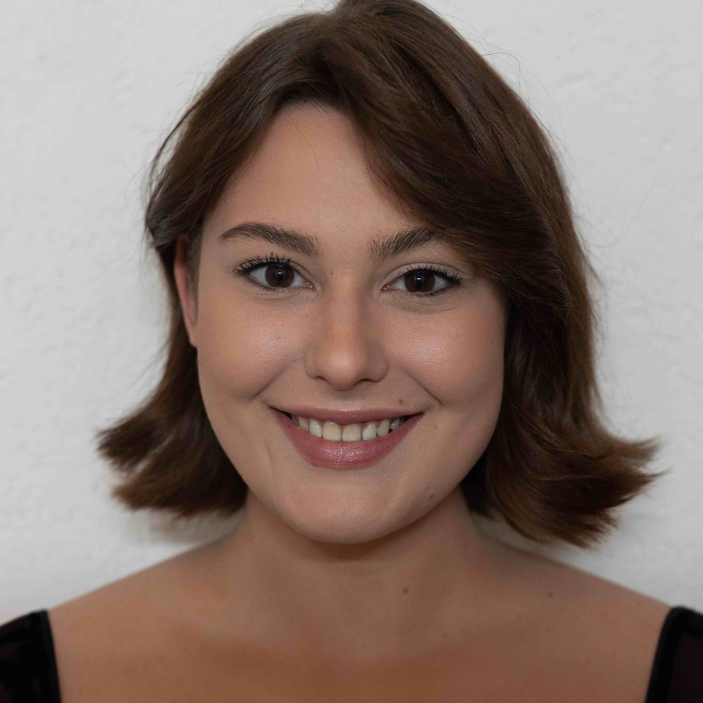 Lisa-Marie Dymke - Fachlehrgang Rettungssanitäter - Rettungsschule Vest ...