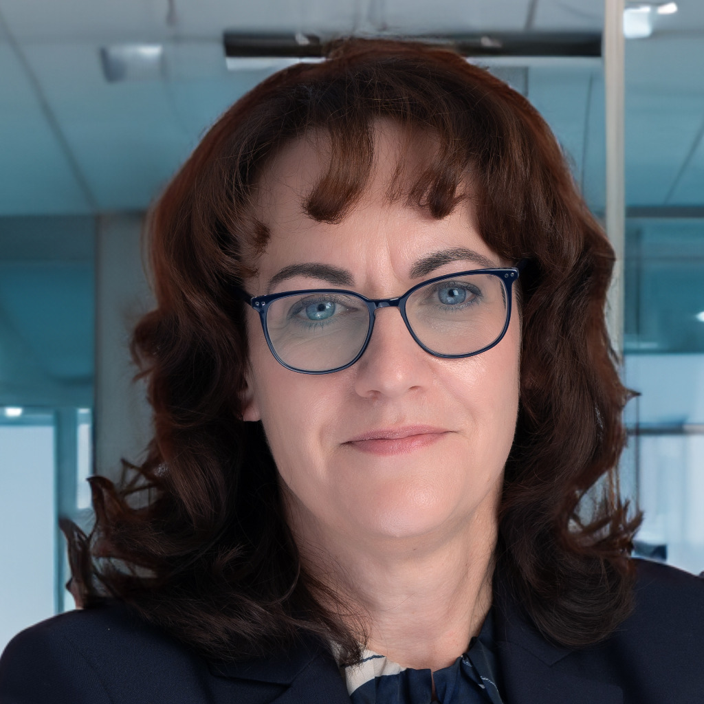 Anja Schulze - Mitglied der Geschäftsführung - Wicker-Kliniken | XING