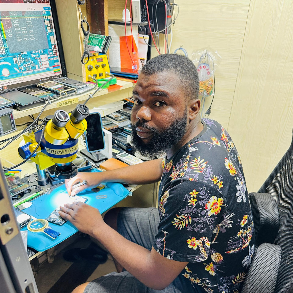 Adisa Rashid - Repair phones technician - Solat telecoms | XING