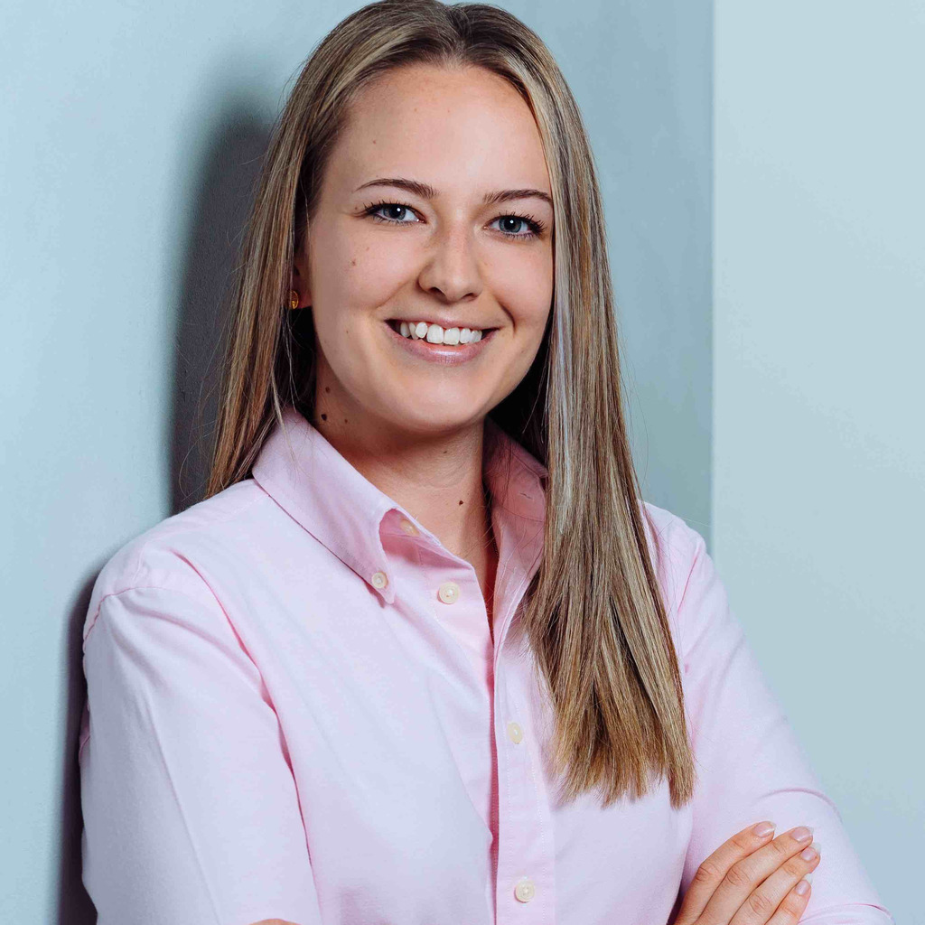 Caroline Root's Instagram, Twitter & Facebook on IDCrawl