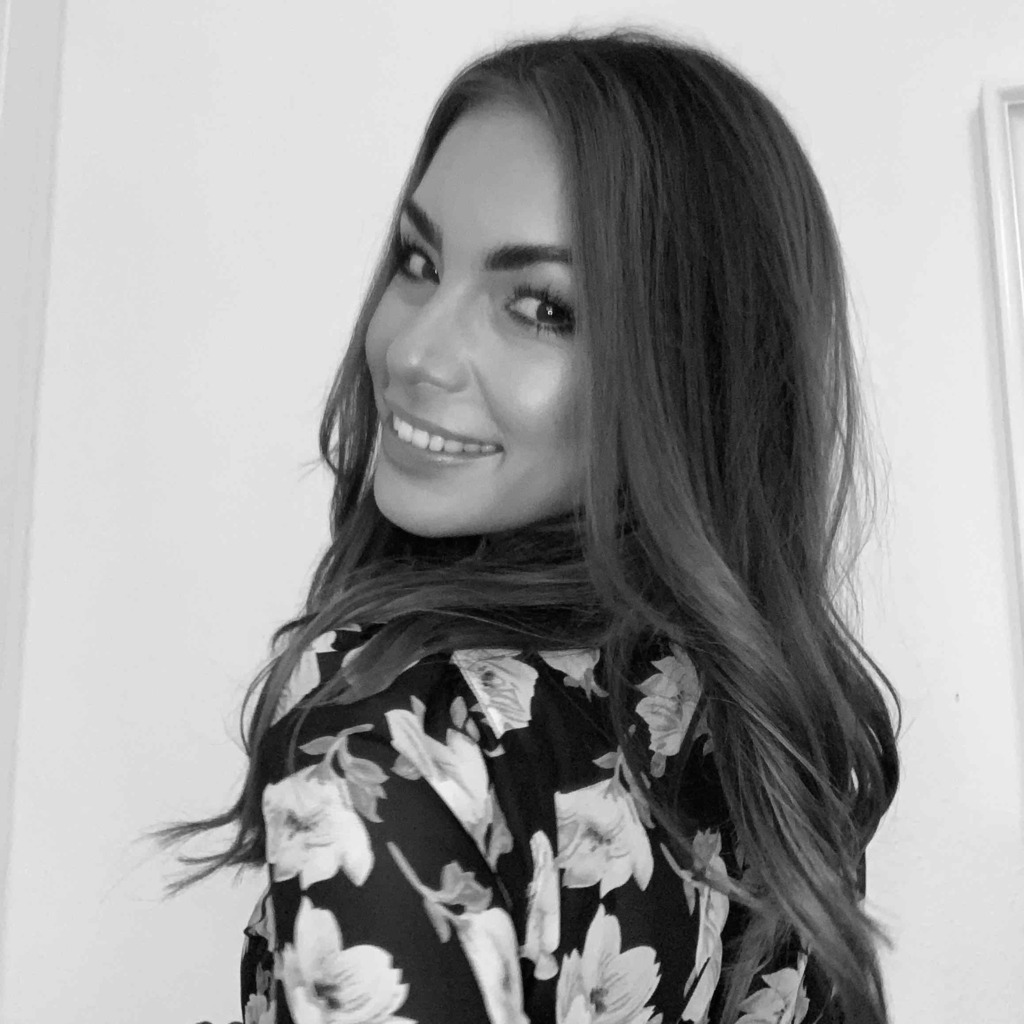 Griffifth-Marie Hofmann - Flugbegleiterin - Condor Flugdienst GmbH | XING