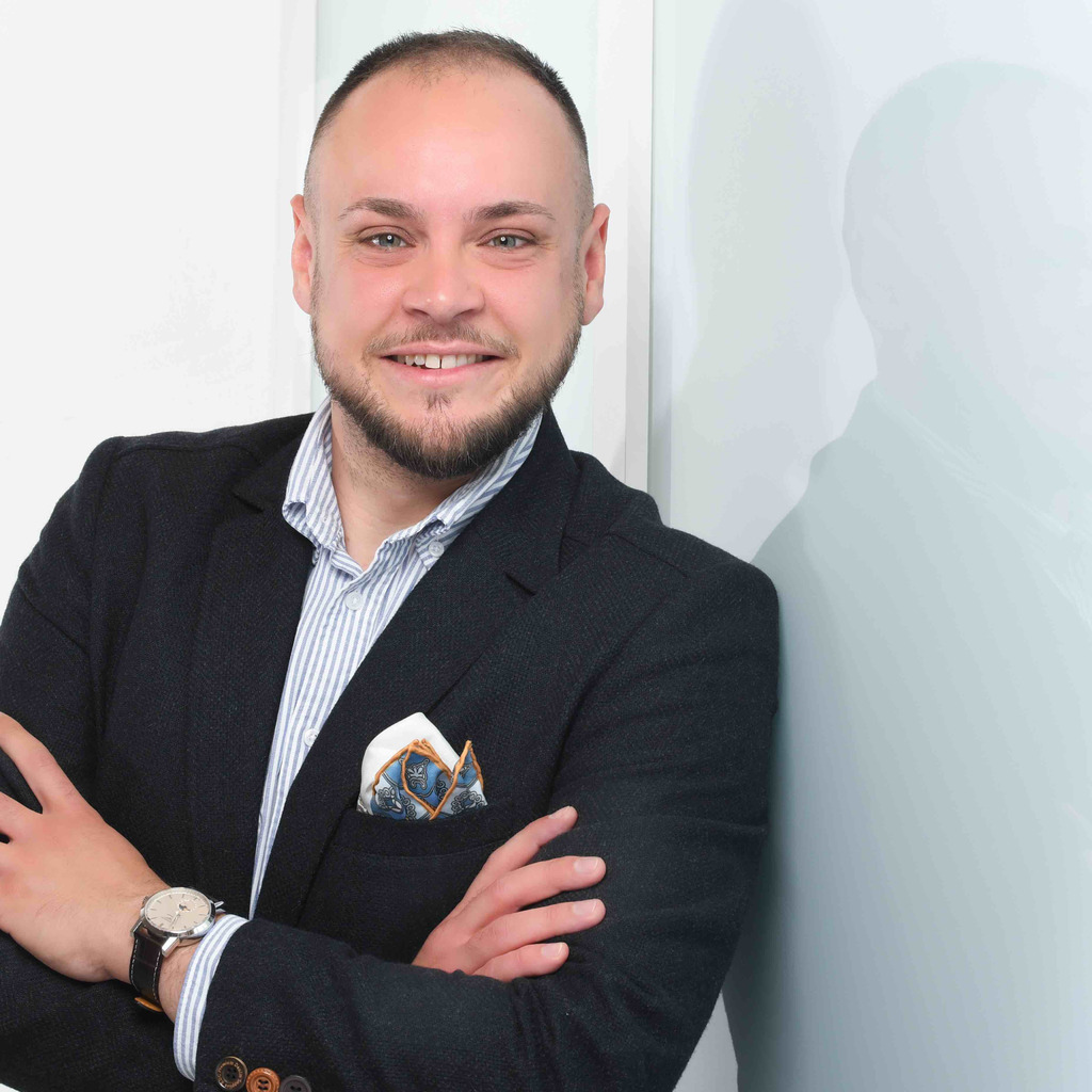 Lucas Neidert - Corporate Finance/ General Ledger Accounting ...