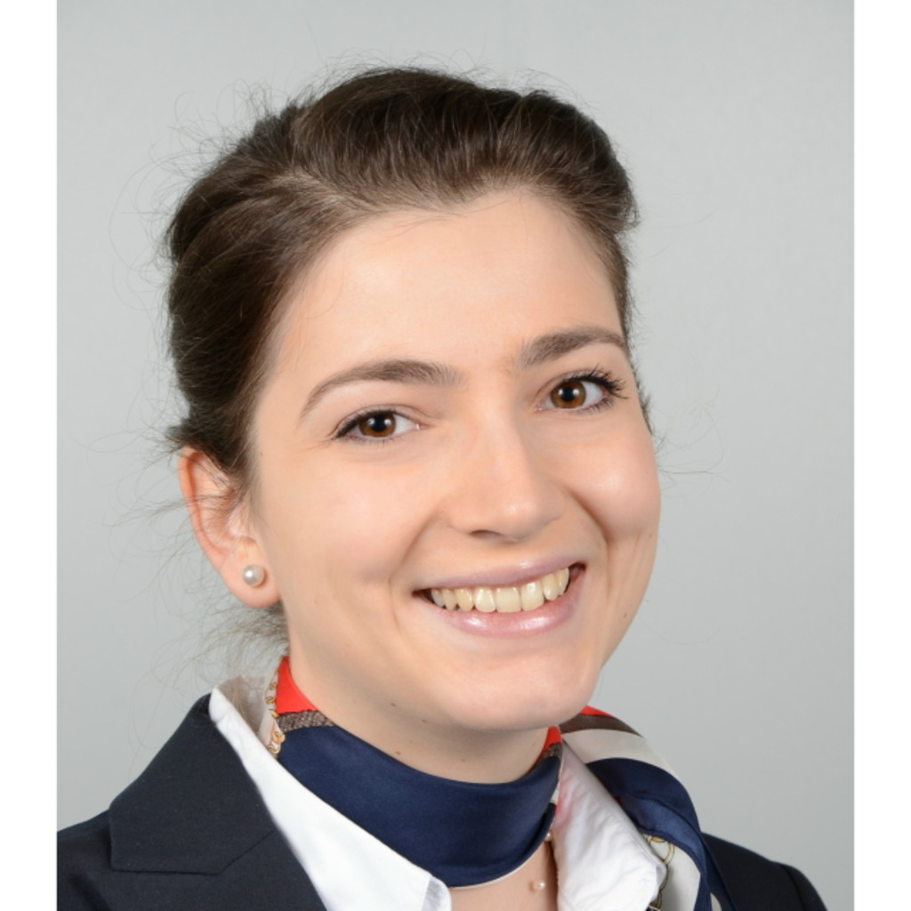 Elena Nikolova - Junior Hotel Analyst - Cushman & Wakefield | XING