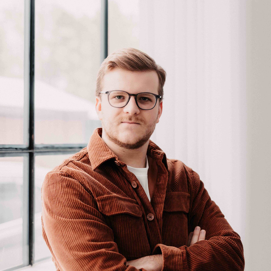 Alexander Hofmann - Bilanzbuchhalter - Motor-Nützel Gruppe | XING