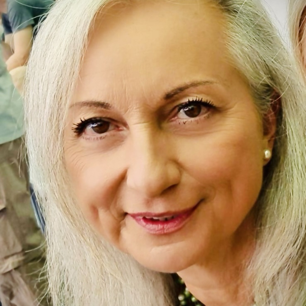 Judith M. Novak - GF, Interim-HR-Mgr, in die Pension ausgleitend im ...