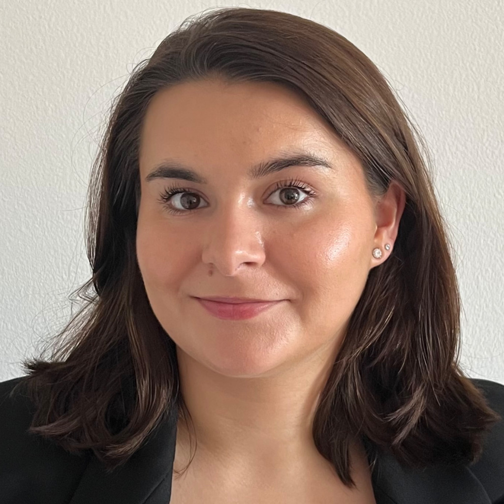 Julia Roth - Werkstudentin - KGW Steuerberaterin Kati Gerber-Weißbach ...