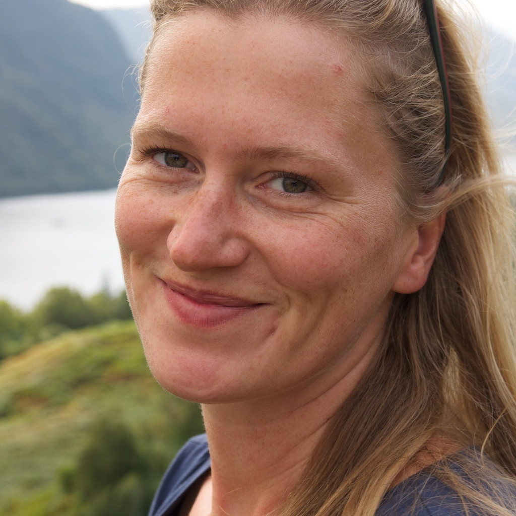 Alice Mohr's Instagram, Twitter & Facebook on IDCrawl