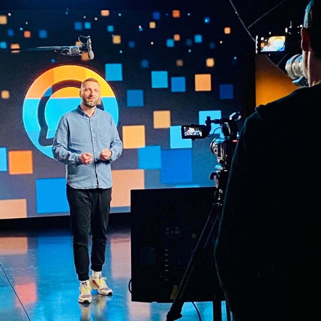 Konrad Cacko - Chef vom Dienst / Projektleitung / Referent Digitale ...