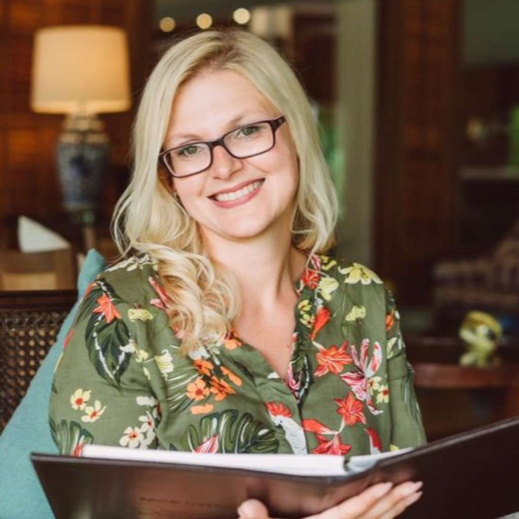 Alexandra Bauer - Selbstständig, selbständige Traurednerin mit IHK ...