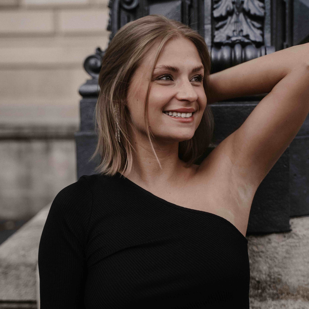 Henriette Kibat-Koops - Immobilienmaklerin - Capera Immobilien Service ...