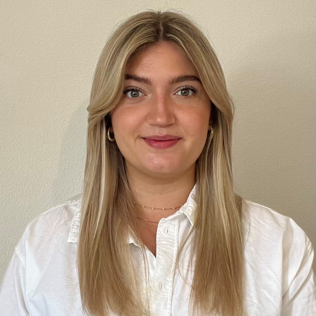 Laura Garay - Altkleidermanagement & Assistenz des Leiters Finanzen ...