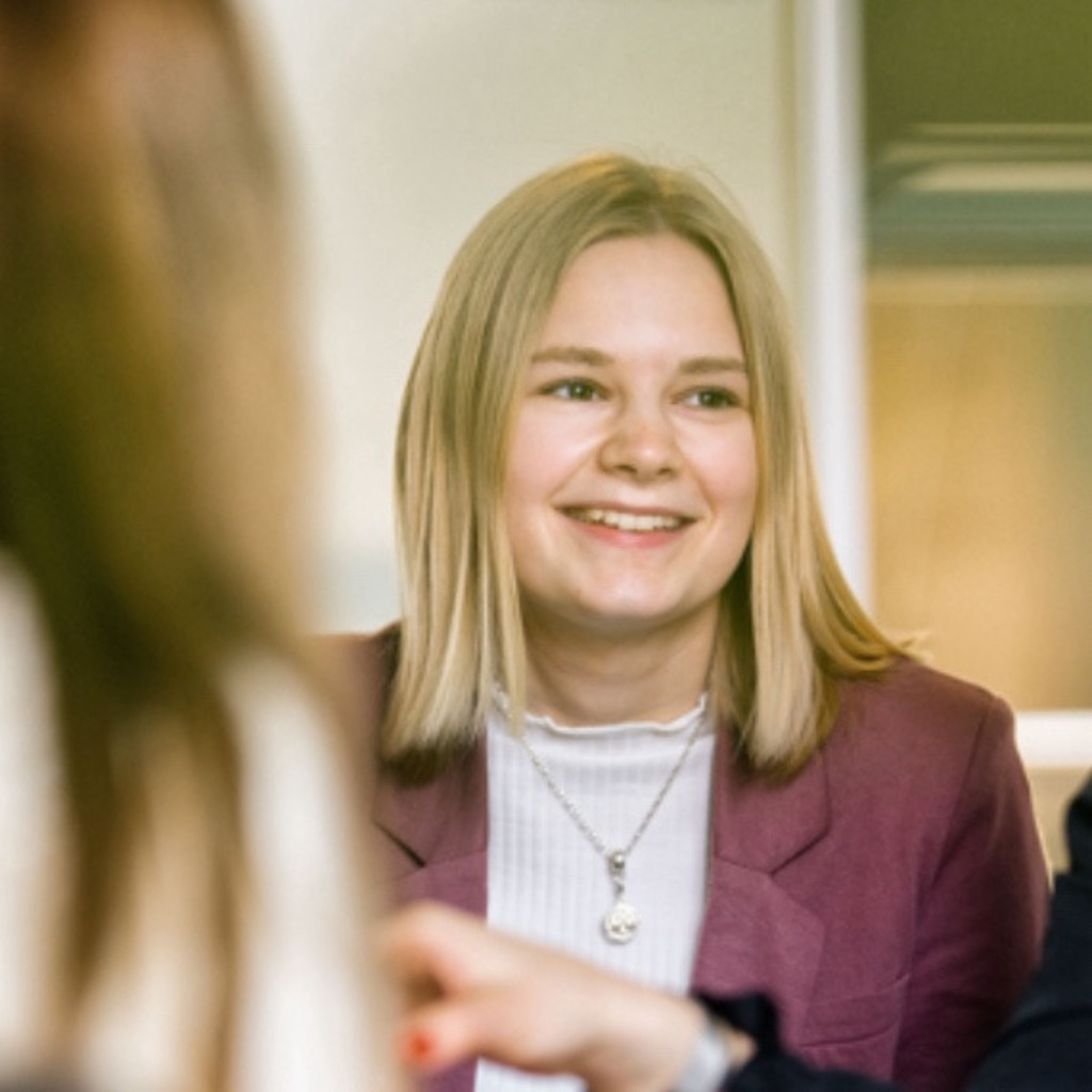 Michelle Hansen - Privatkundenbetreuerin - VR Bank Nord eG | XING