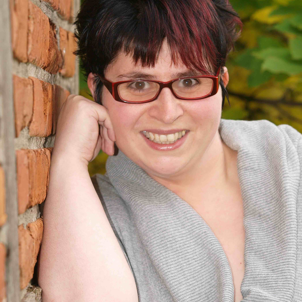 Yvonne Hepp - Einrichtungsleitung - Charleston Holding GmbH | XING