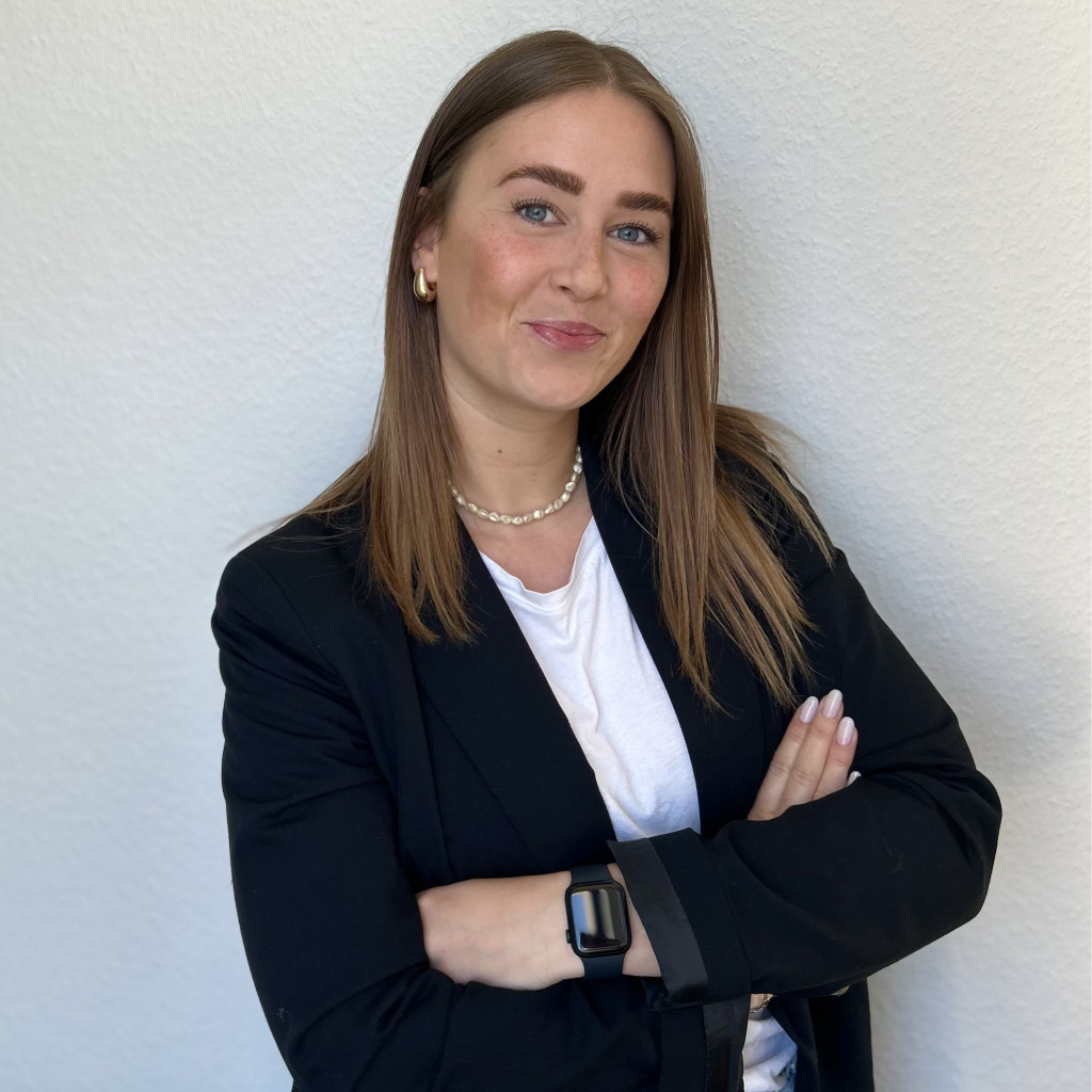 Lena Hedrich - Werkstudentin HR Business Partner - EDAG Group | XING