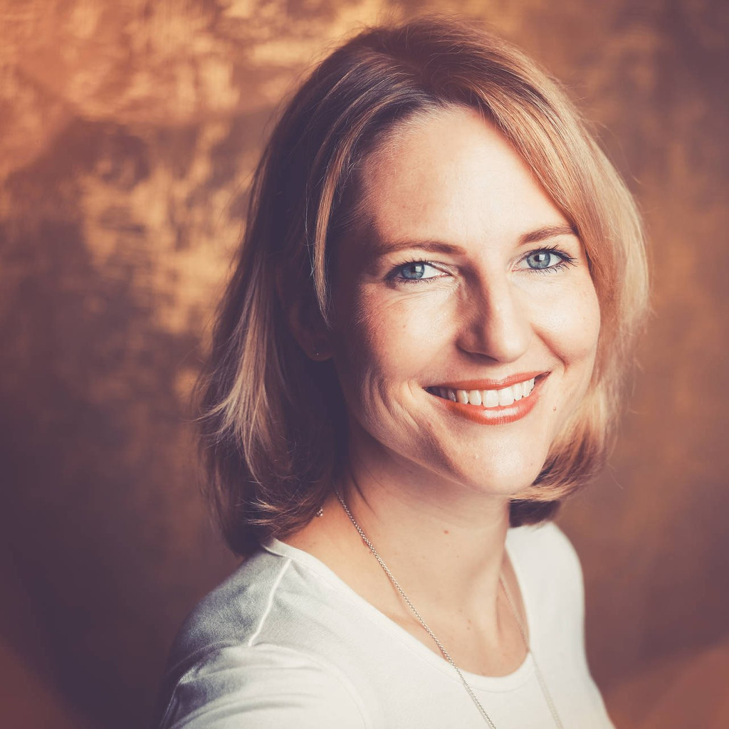 Melanie May's Instagram, Twitter & Facebook on IDCrawl